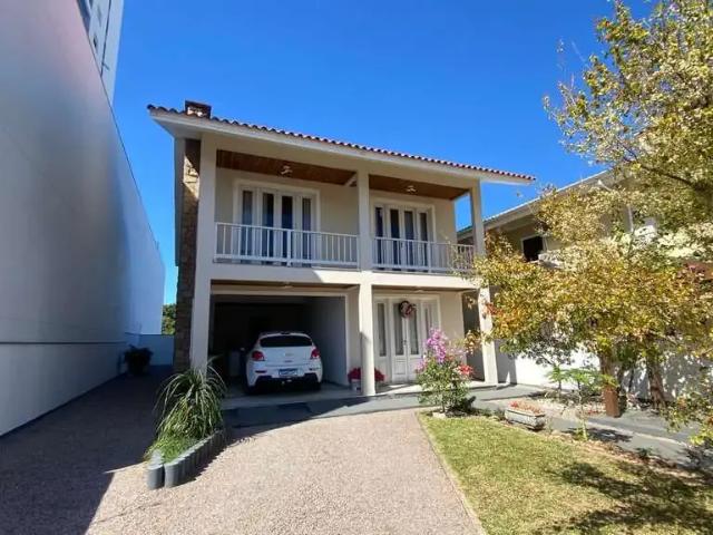 Casa / Sobrado para Locação em Palhoça/SC Caminho Novo 4 Quartos