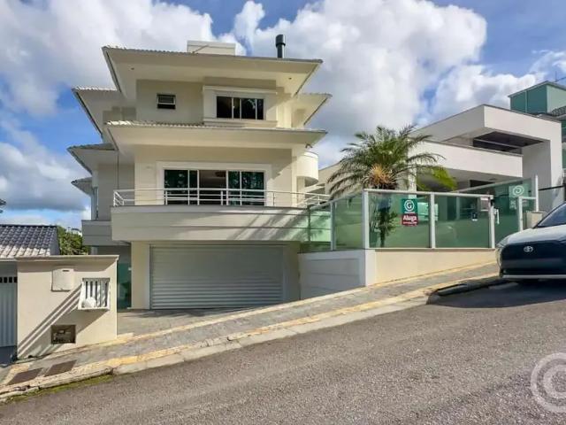 Casa / Sobrado para Locação em Palhoça/SC Cidade Universitária Pedra Branca 4 Quartos