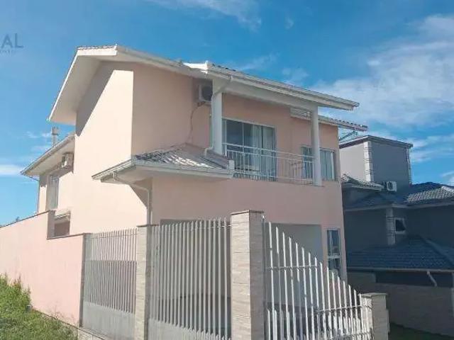 Casa / Sobrado para Locação em Palhoça/SC Cidade Universitária Pedra Branca 3 Quartos