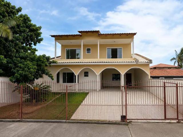 Casa / Sobrado para Locação em Palhoça/SC Pagani 4 Quartos