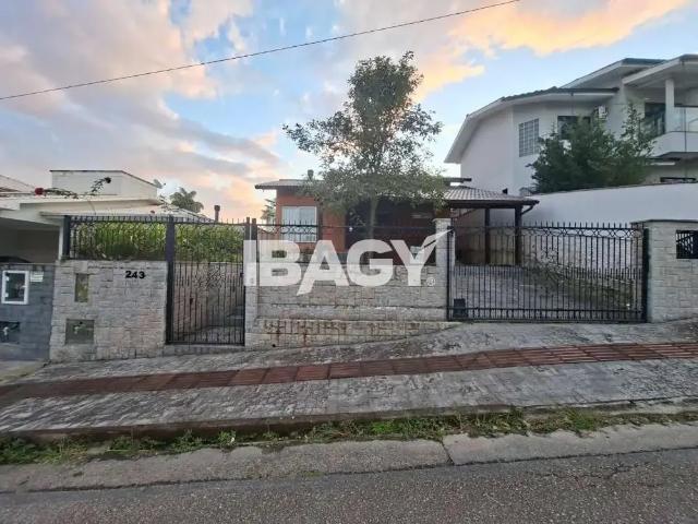 Casa / Sobrado para Locação em Palhoça/SC Pedra Branca 2 Quartos