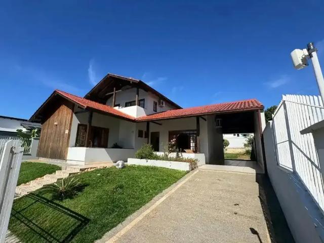 Casa / Sobrado para Locação em Palhoça/SC Pedra Branca 3 Quartos