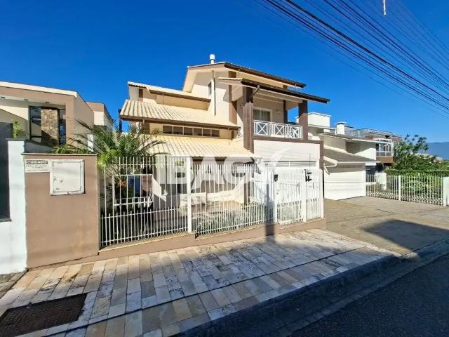 Casa / Sobrado para Locação em Palhoça/SC Pedra Branca 3 Quartos