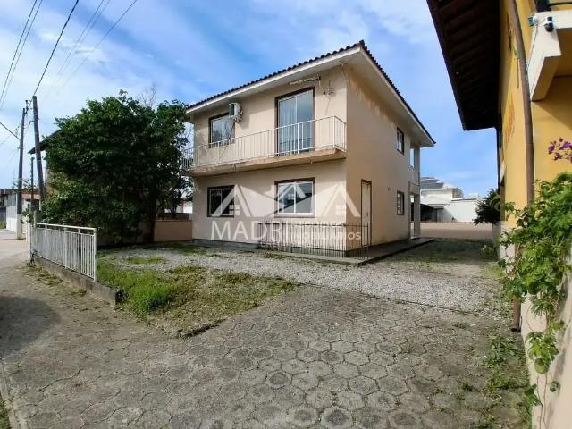 Casa / Sobrado para Locação em Palhoça/SC Ponta do Papagaio 2 Quartos