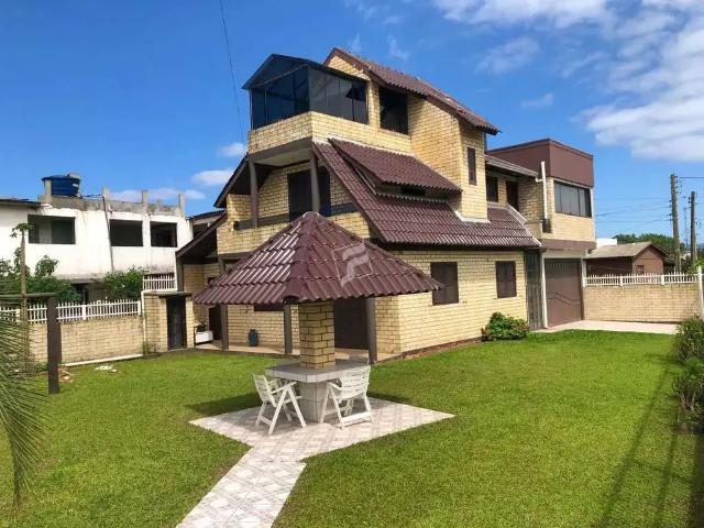 Casa / Sobrado para Locação em Passo de Torres/SC Passargada 4 Quartos