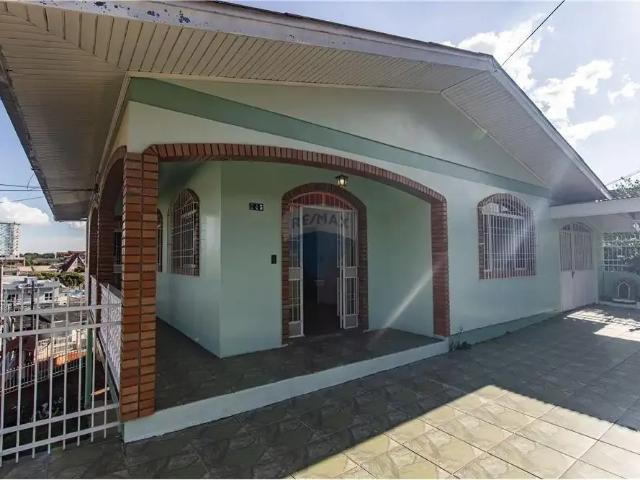 Casa / Sobrado para Locação em Passo Fundo/RS Vila Lucas Araújo 2 Quartos