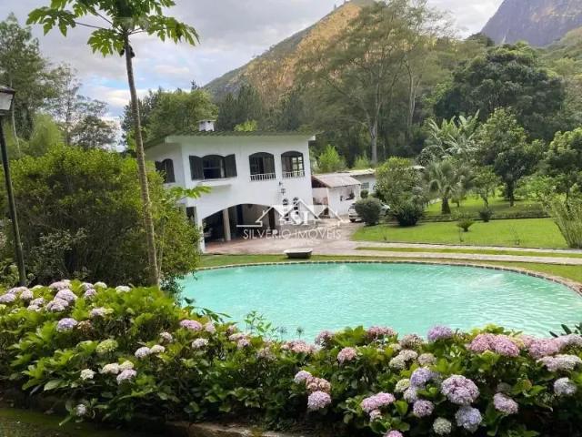 Casa / Sobrado para Locação em Petrópolis/RJ Araras 3 Quartos