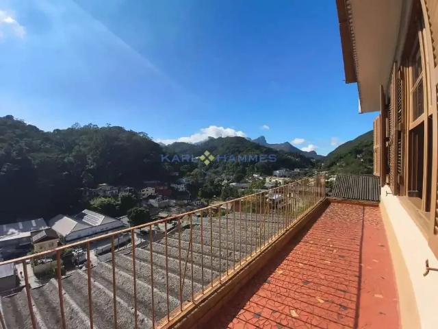 Casa / Sobrado para Locação em Petrópolis/RJ Castelanea 3 Quartos