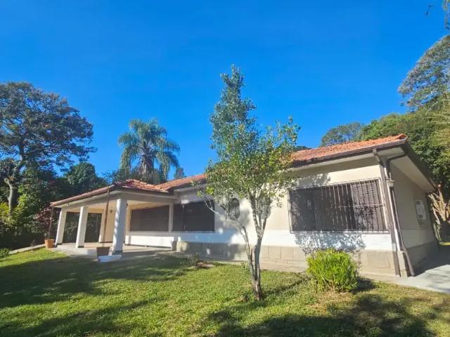 Casa / Sobrado para Locação em Petrópolis/RJ Itaipava 3 Quartos