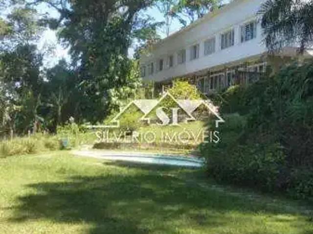 Casa / Sobrado para Locação em Petrópolis/RJ Valparaíso 15 Quartos