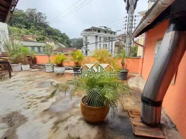 Casa / Sobrado para Locação em Petrópolis/RJ Valparaíso 5 Quartos