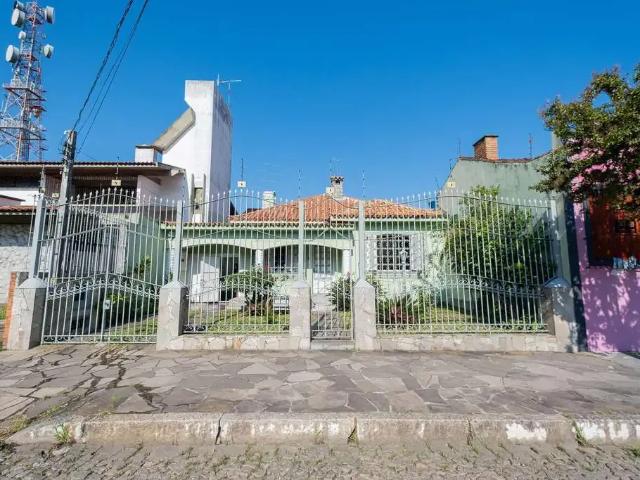 Casa / Sobrado para Locação em Pelotas/RS Centro 4 Quartos