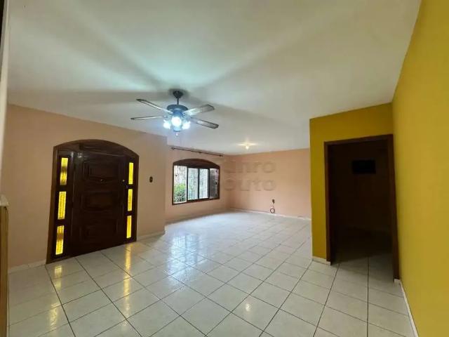 Casa / Sobrado para Locação em Pelotas/RS Centro 3 Quartos