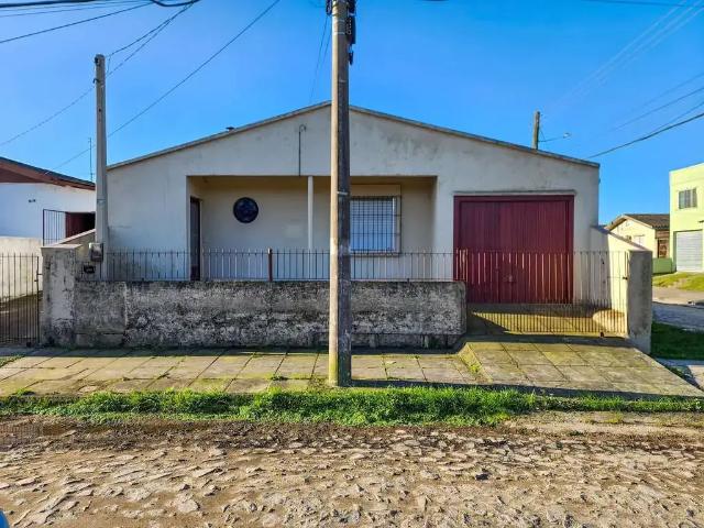 Casa / Sobrado para Locação em Pelotas/RS Fragata 2 Quartos