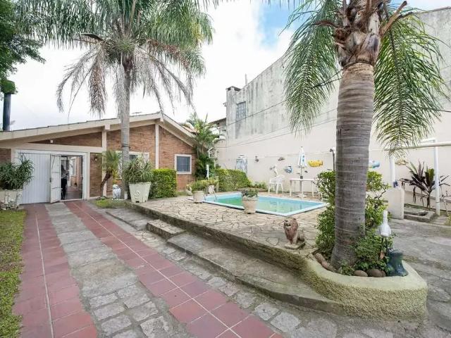 Casa / Sobrado para Locação em Pelotas/RS Laranjal 3 Quartos