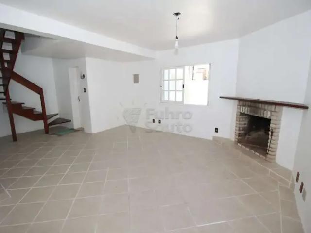 Casa / Sobrado para Locação em Pelotas/RS Laranjal 4 Quartos