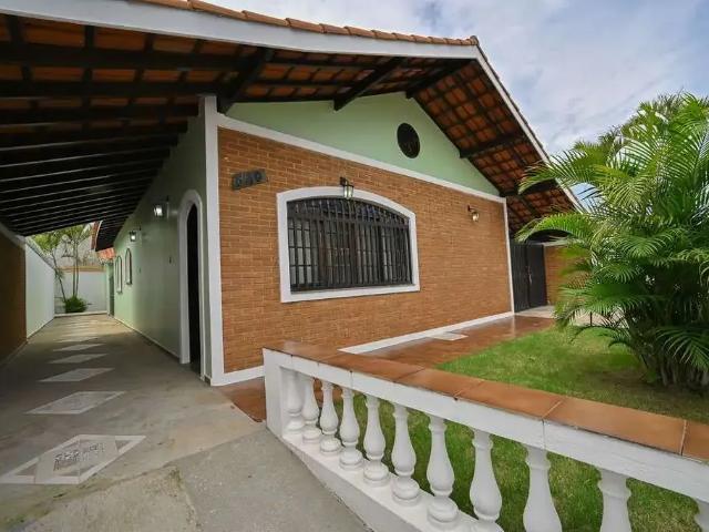 Casa / Sobrado para Locação em Peruíbe/SP Arpoador 3 Quartos