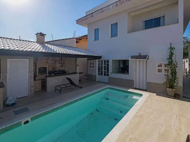 Casa / Sobrado para Locação em Peruíbe/SP Balneario Sambura 5 Quartos