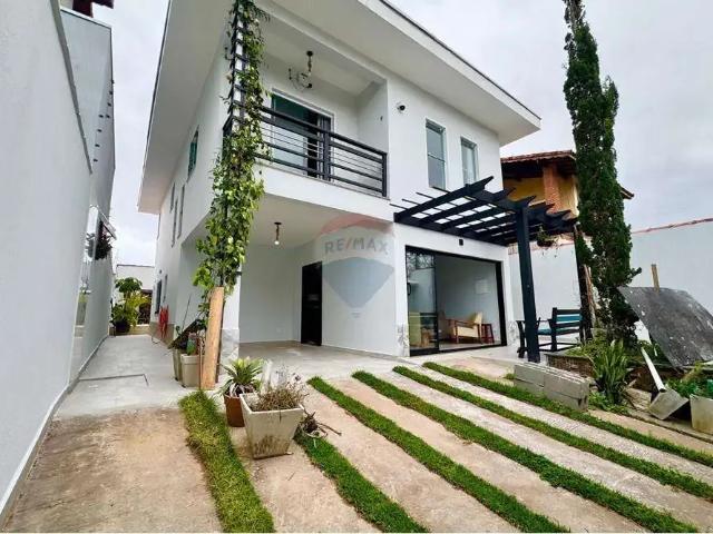 Casa / Sobrado para Locação em Peruíbe/SP Centro 5 Quartos