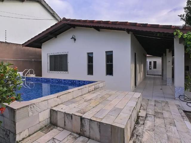 Casa / Sobrado para Locação em Peruíbe/SP Jardim Peruíbe 2 Quartos