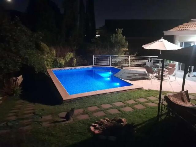 Casa / Sobrado para Locação em Pinhais/PR Alphaville Graciosa 4 Quartos