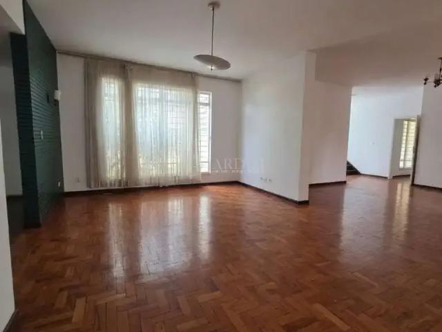 Casa / Sobrado para Locação em Piracicaba/SP São Dimas 5 Quartos