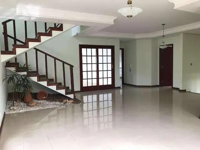 Casa / Sobrado para Locação em Piratininga/SP Centro 4 Quartos
