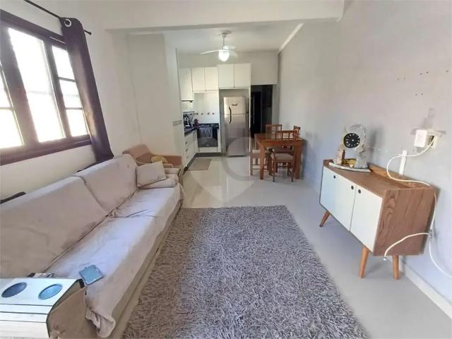 Casa / Sobrado para Locação em Praia Grande/SP Campo da Aviação 3 Quartos