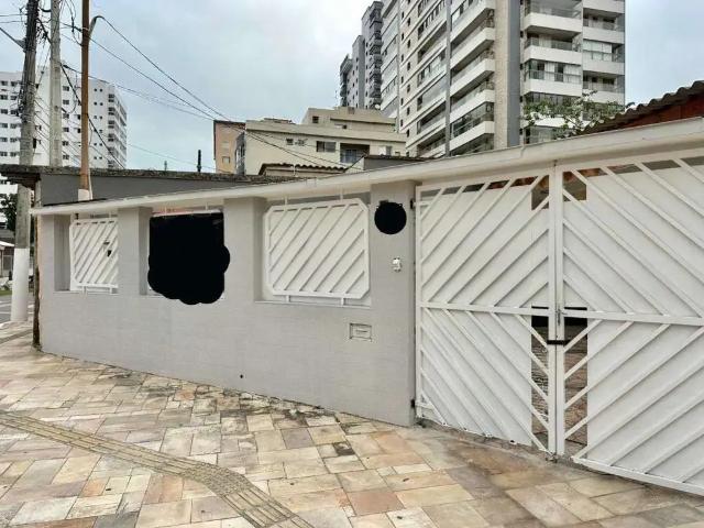 Casa / Sobrado para Locação em Praia Grande/SP Canto do Forte 2 Quartos