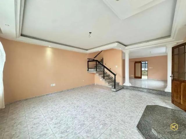 Casa / Sobrado para Locação em Praia Grande/SP Cidade Ocian 3 Quartos