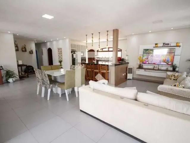 Casa / Sobrado para Locação em Praia Grande/SP Cidade da Criança 4 Quartos