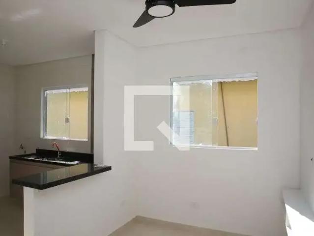 Casa / Sobrado para Locação em Praia Grande/SP Aviação 2 Quartos