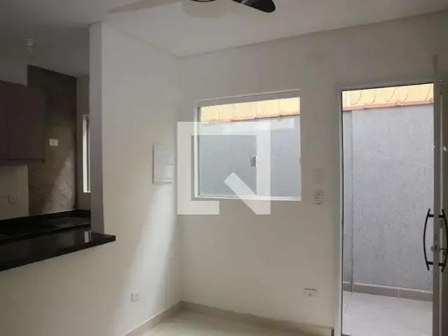 Casa / Sobrado para Locação em Praia Grande/SP Aviação 2 Quartos