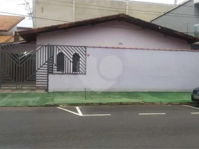 Casa / Sobrado para Locação em Praia Grande/SP Boqueirão 3 Quartos
