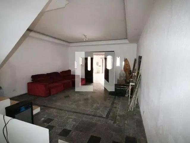 Casa / Sobrado para Locação em Praia Grande/SP Boqueirão 3 Quartos