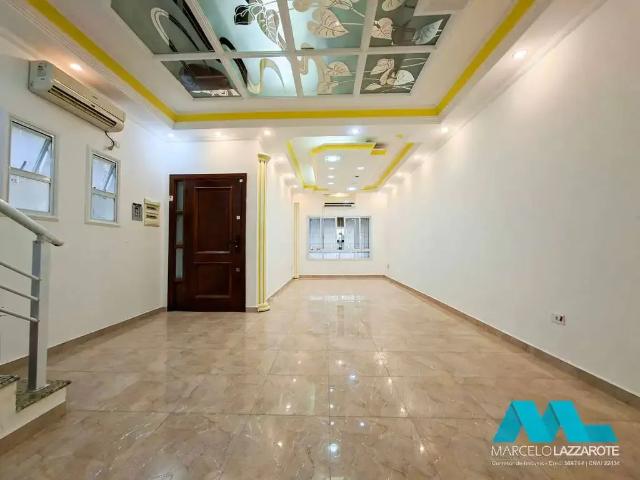 Casa / Sobrado para Locação em Praia Grande/SP Guilhermina 3 Quartos