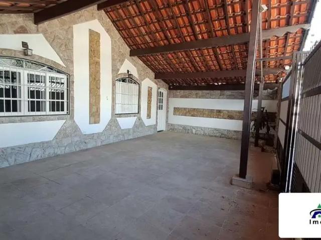 Casa / Sobrado para Locação em Praia Grande/SP Guilhermina 3 Quartos