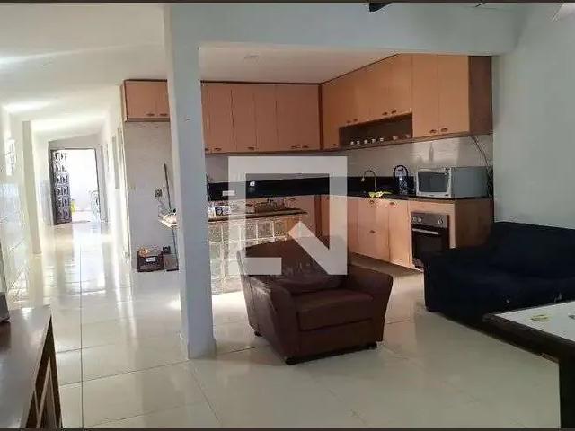 Casa / Sobrado para Locação em Praia Grande/SP Nova Mirim 3 Quartos