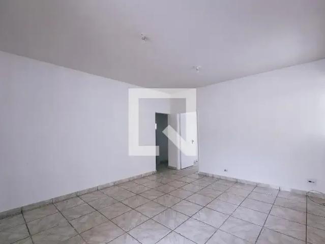Casa / Sobrado para Locação em Praia Grande/SP Tupi 2 Quartos