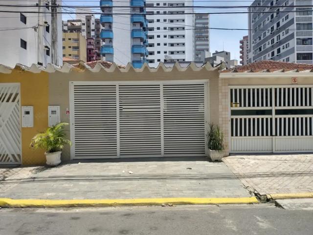 Casa / Sobrado para Locação em Praia Grande/SP Tupi 2 Quartos