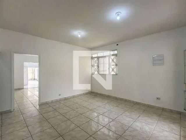 Casa / Sobrado para Locação em Praia Grande/SP Tupi 2 Quartos