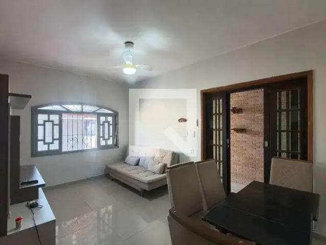 Casa / Sobrado para Locação em Praia Grande/SP Tupi 2 Quartos