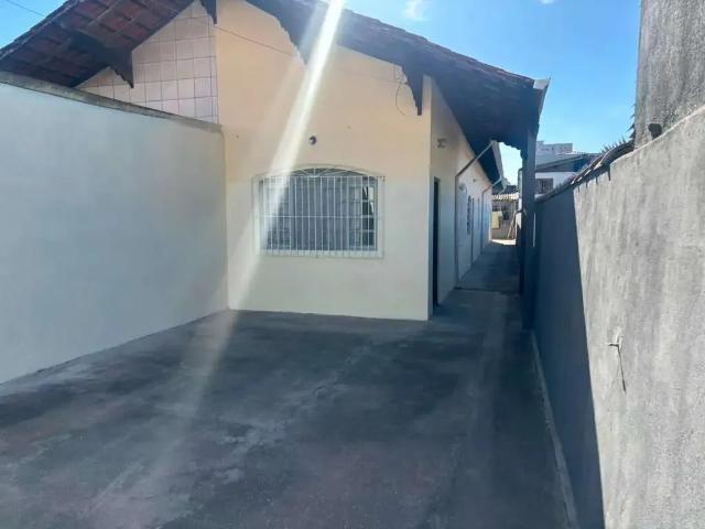 Casa / Sobrado para Locação em Praia Grande/SP Tupi 3 Quartos