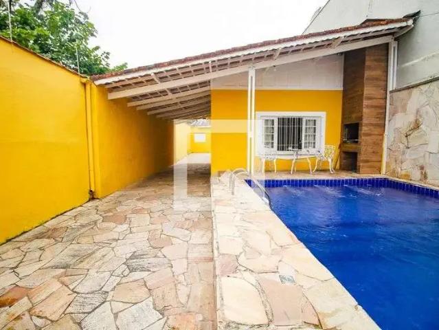Casa / Sobrado para Locação em Praia Grande/SP Vila Caiçara 4 Quartos