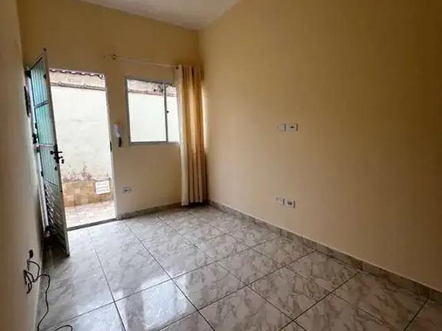 Casa / Sobrado para Locação em Praia Grande/SP Vila Sonia 1 Quartos