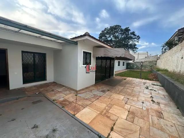 Casa / Sobrado para Locação em Presidente Prudente/SP Centro 8 Quartos