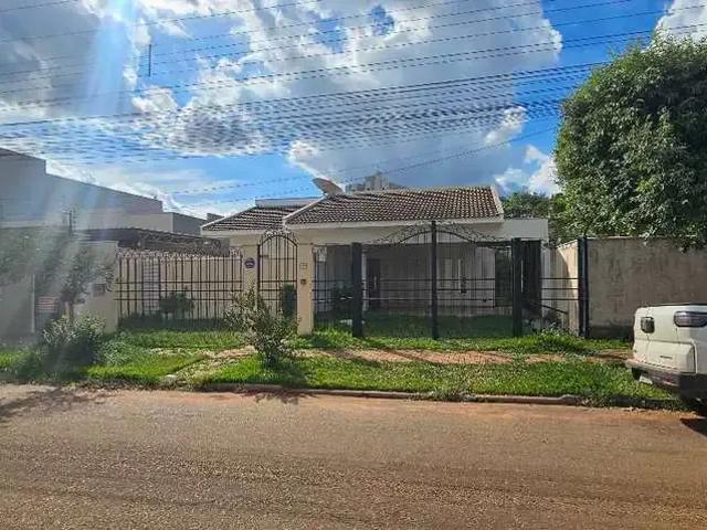Casa / Sobrado para Locação em Rondonópolis/MT Parque Sagrada Família 2 Quartos