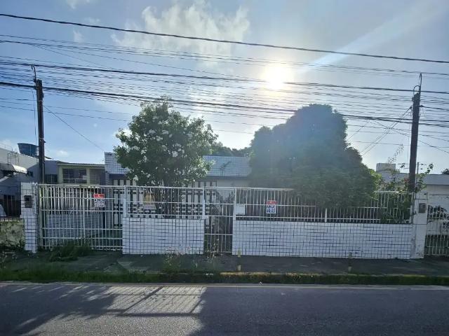Casa / Sobrado para Locação em Recife/PE Imbiribeira 3 Quartos