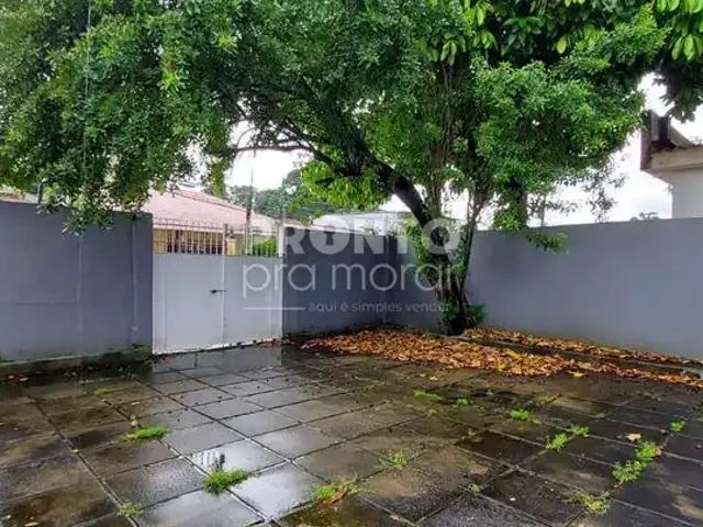 Casa / Sobrado para Locação em Recife/PE Iputinga 2 Quartos