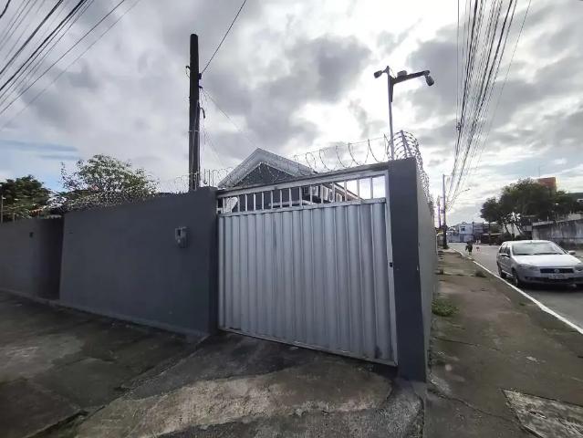Casa / Sobrado para Locação em Recife/PE Iputinga 5 Quartos